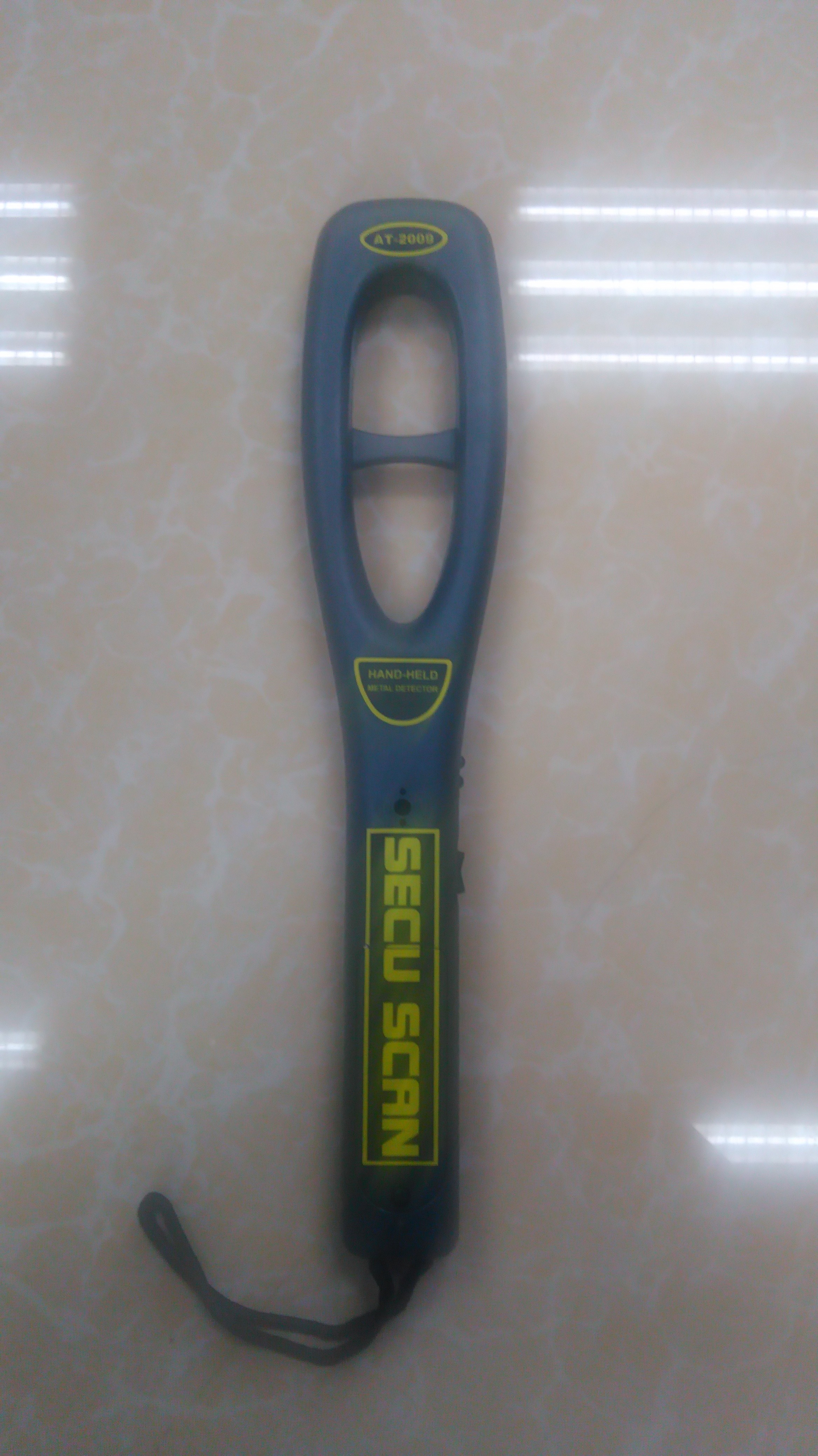 Small Handheld Body Scanner AT2009 Anti - Fall Hand Held Metal Detector